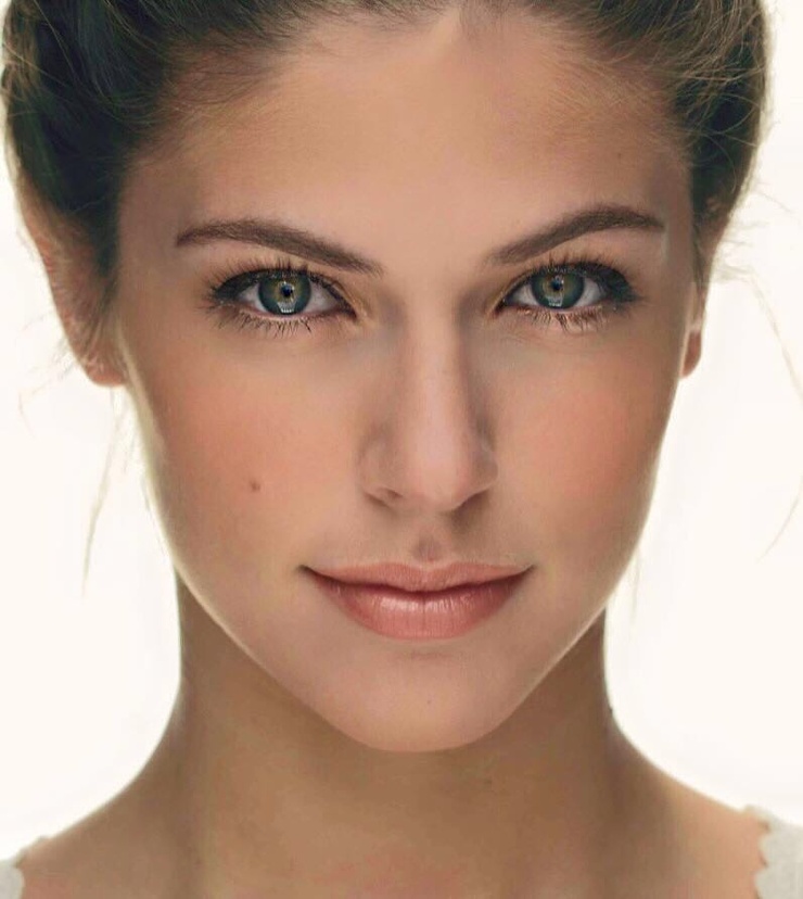 Stephanie Cayo Wallpaper