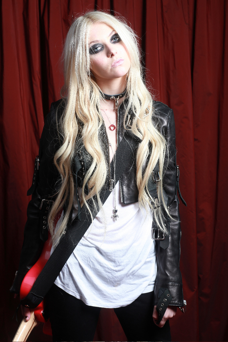 Picture of Taylor Momsen