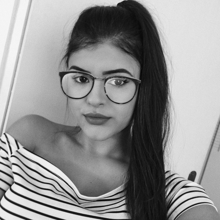 Image of Luana Andrade