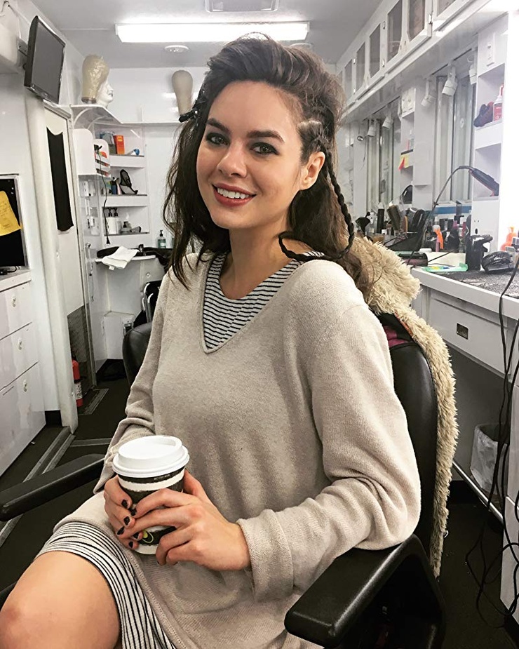 Courtney Lakin image