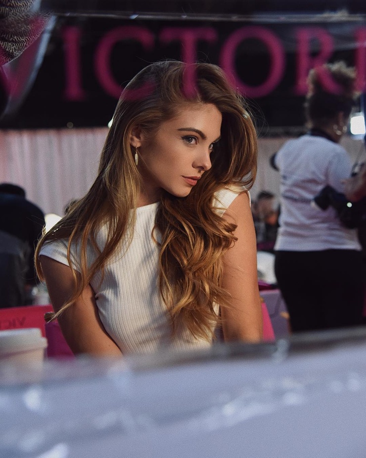 Image of Carmella Rose