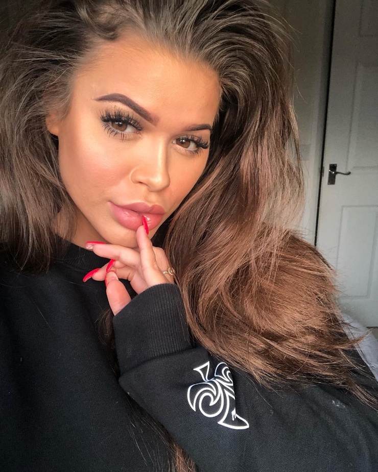 Picture of Rhianne Saxby