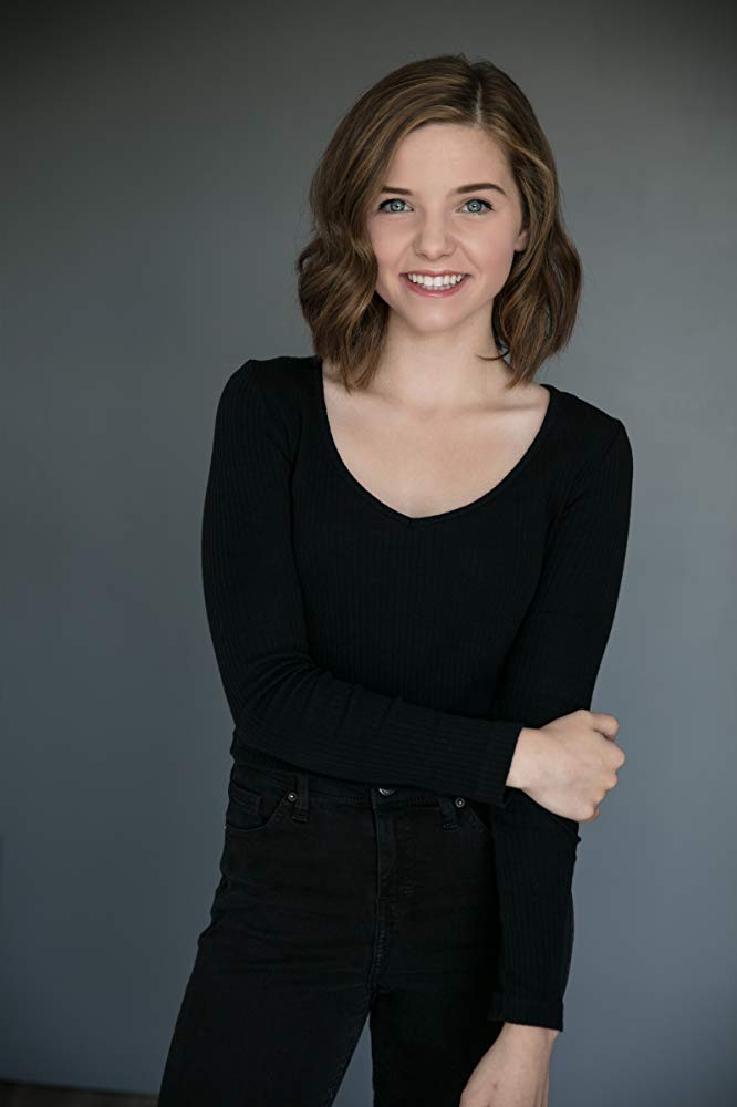 Picture of Chloe Csengery