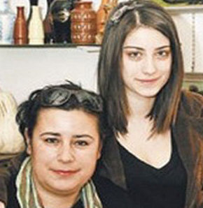 Picture of Hazal Kaya
