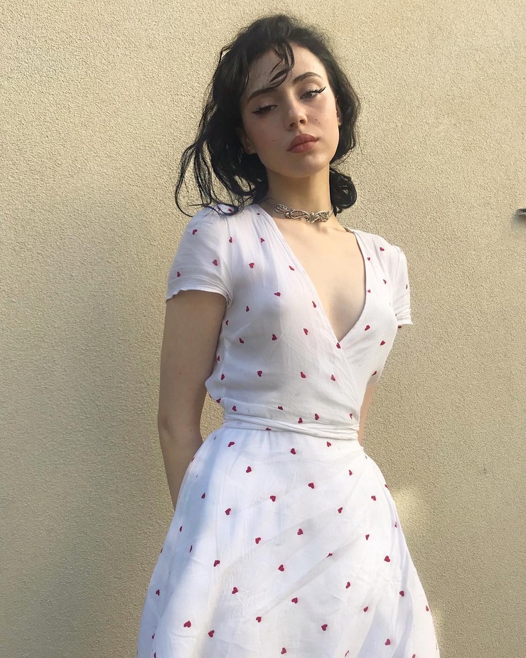 Mina Bell picture
