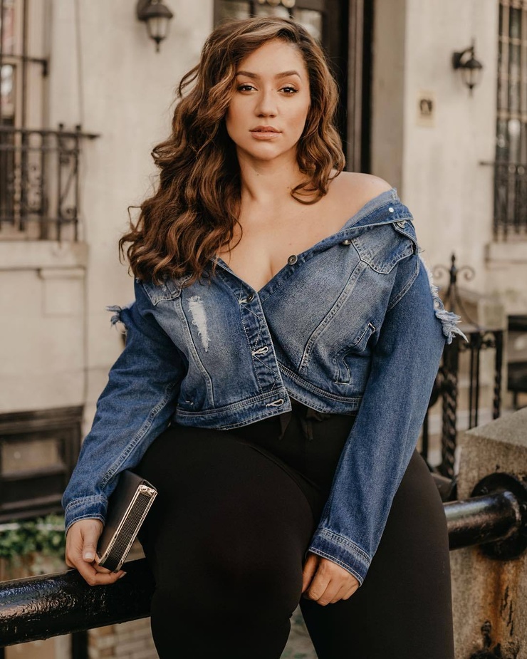 Picture of Erica Lauren (Plus Size Model)