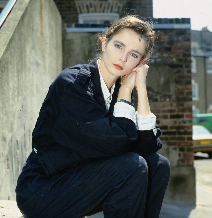Annabel Giles picture