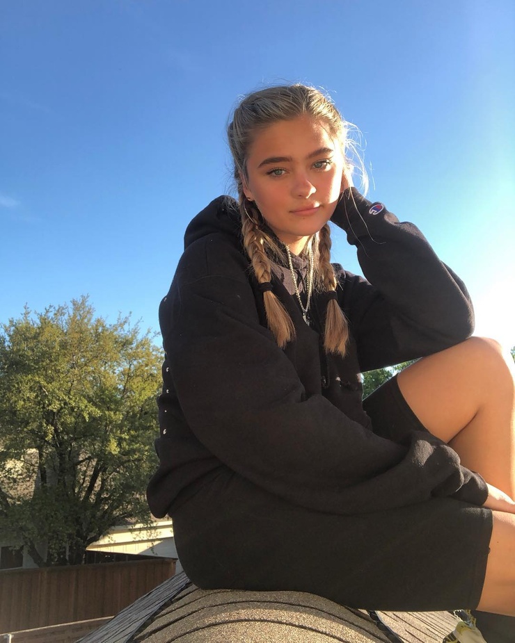 Picture of Lizzy Greene