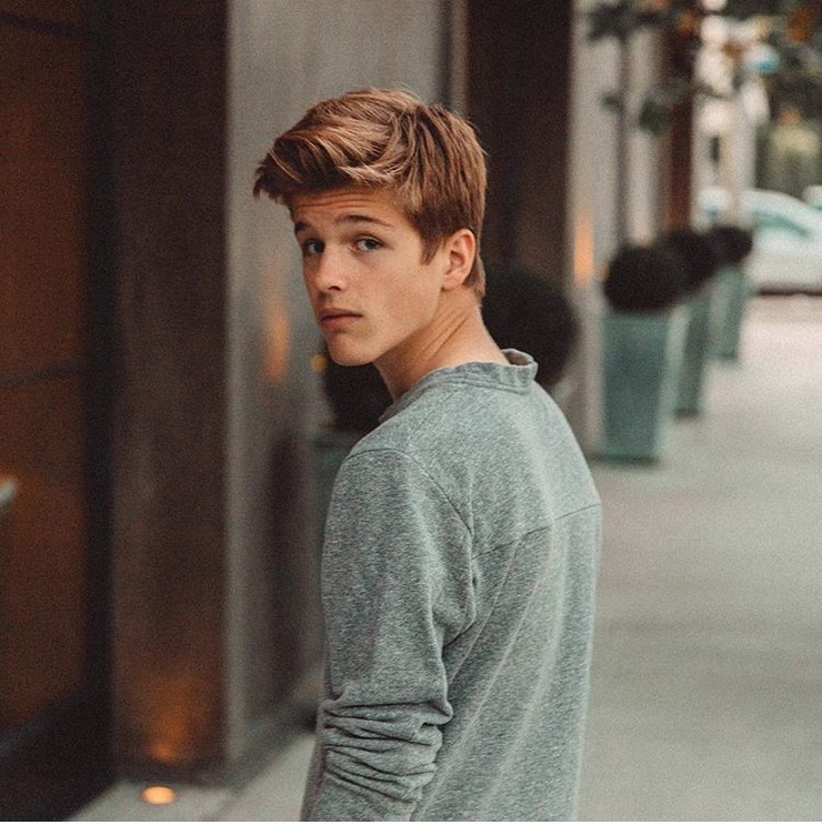 Picture of Alex Lange