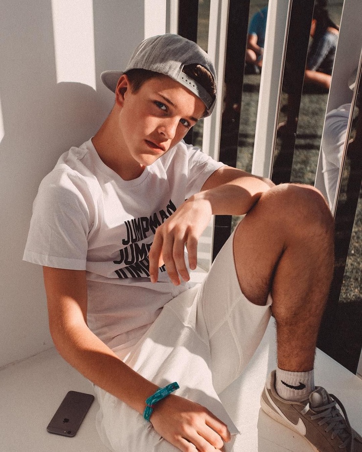 Picture of Alex Lange