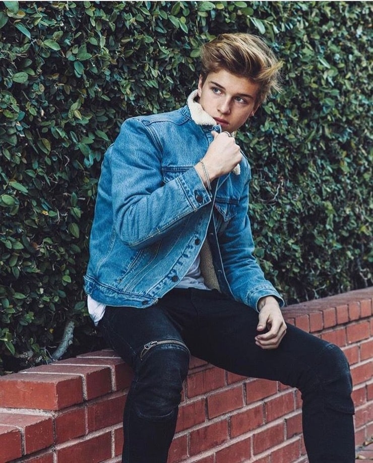 Picture of Alex Lange