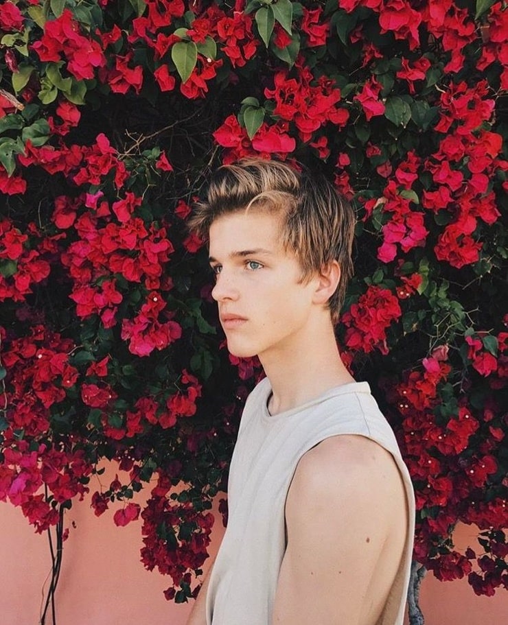 Picture of Alex Lange