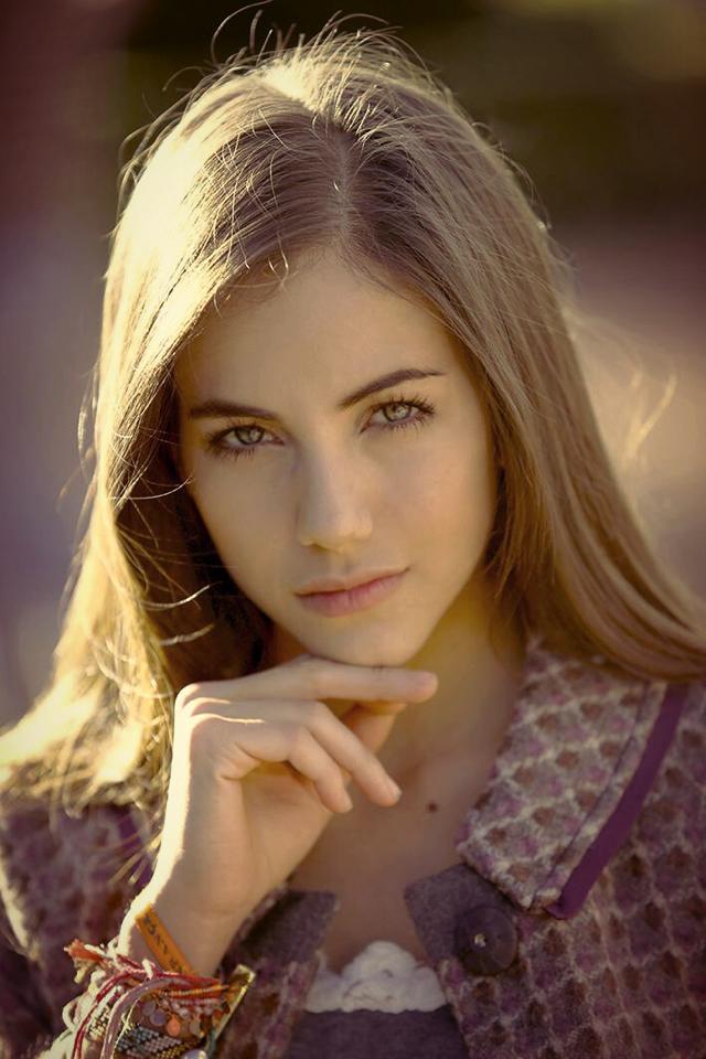 Ela Velden image