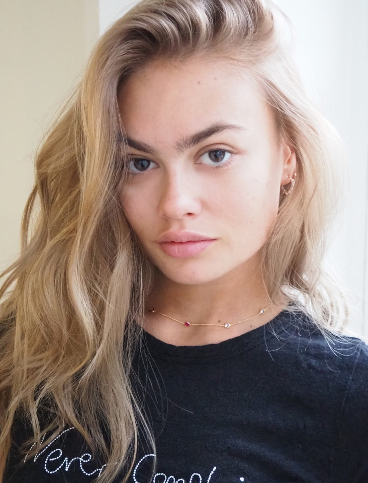 Picture of Ella Ross