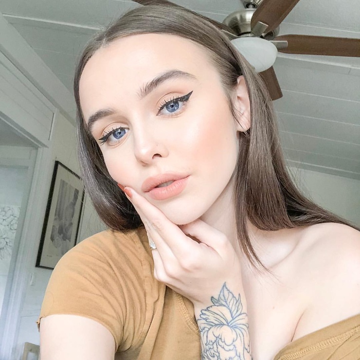Picture of Acacia Brinley
