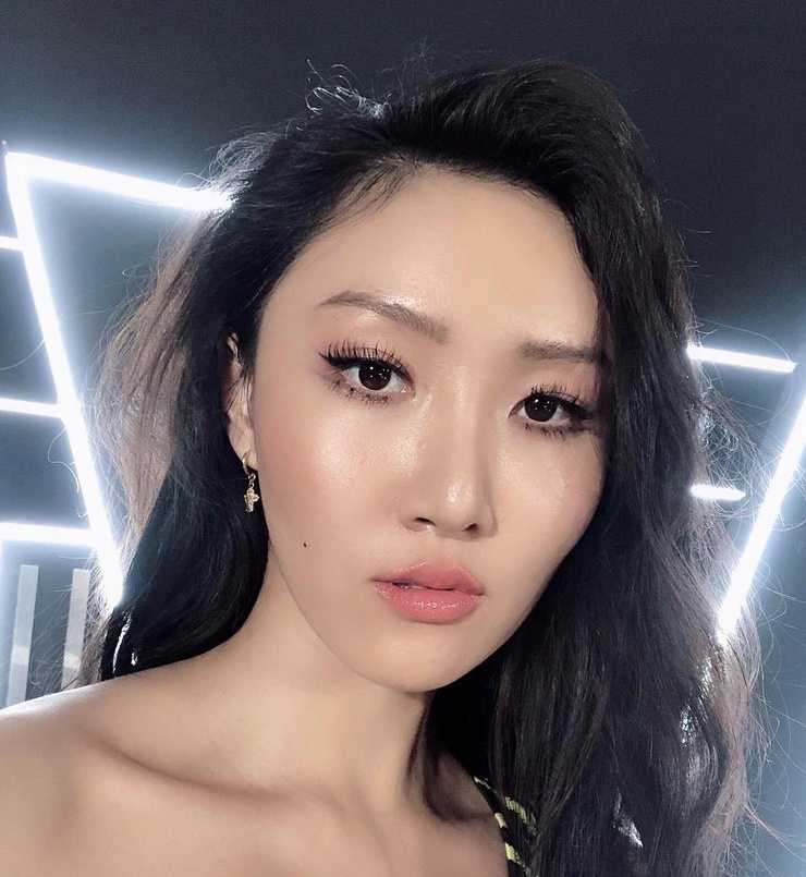 Hwasa image