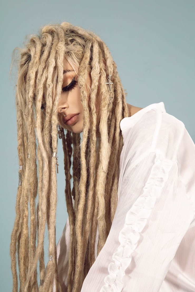 Zhavia picture