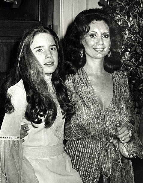 Melissa Gilbert, Barbara Cowan