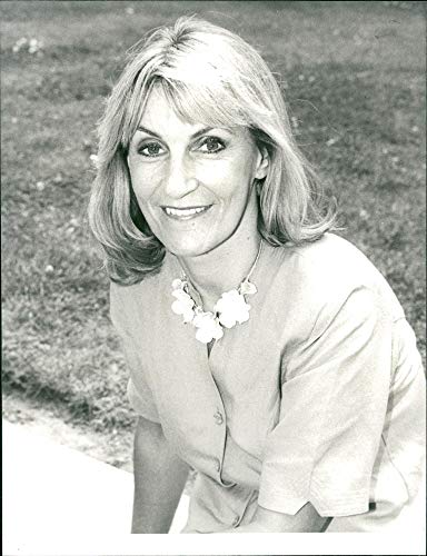 Picture of Lynn Faulds Wood