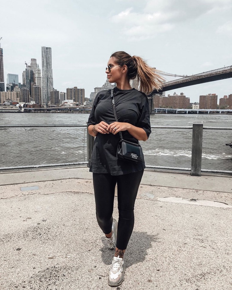 Jessica Shears image