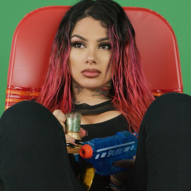 Snow Tha Product image