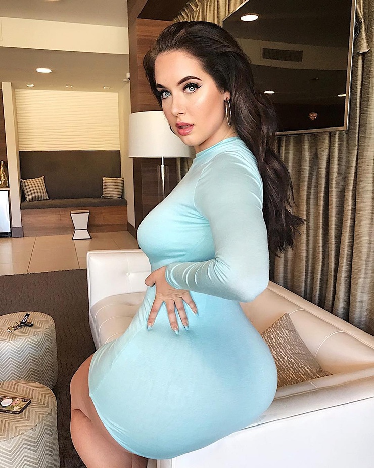 Picture of Holly Luyah