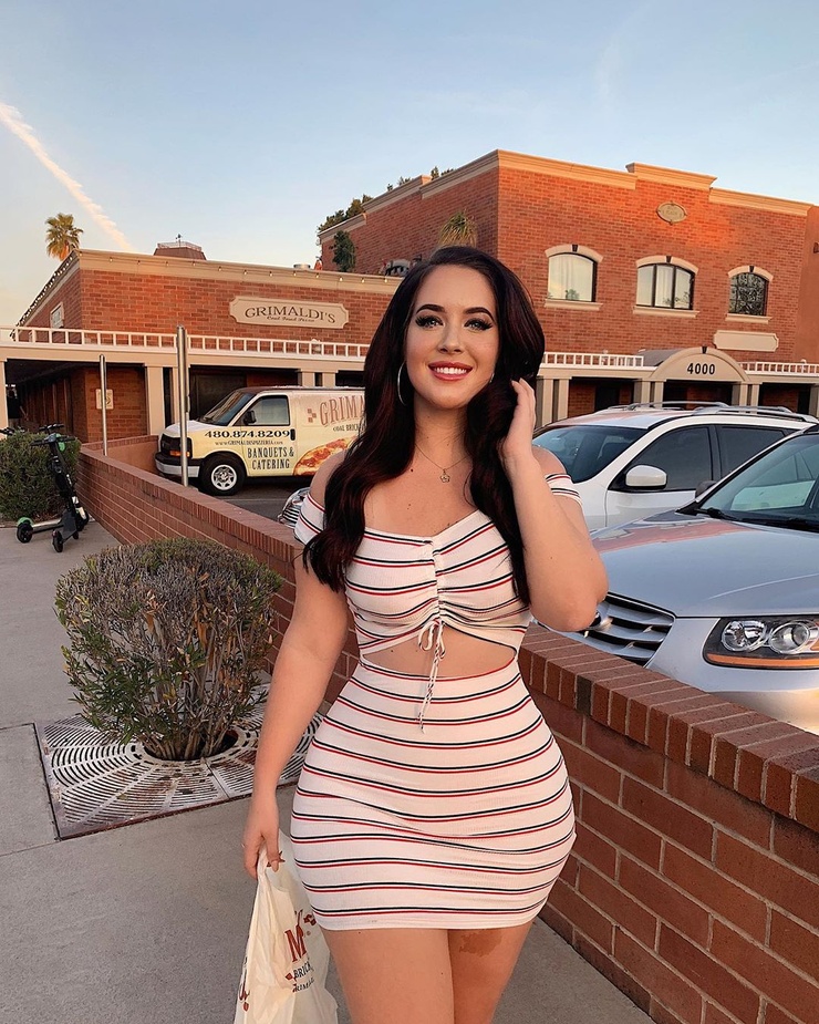 Picture of Holly Luyah