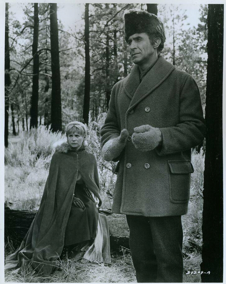 Lois Nettleton, Ricardo Montalban