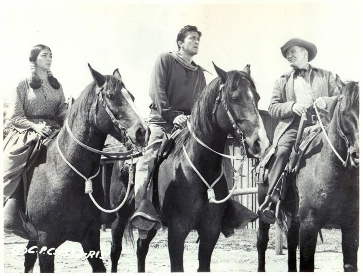 Maureen Hingert, Robert Knapp, Paul Birch