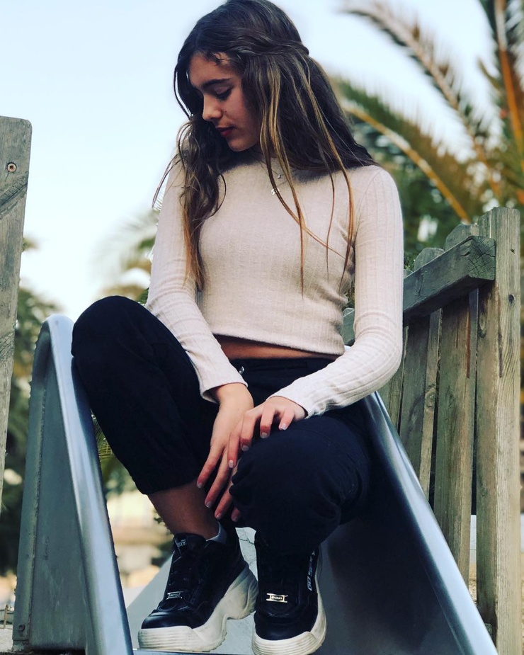 Picture of Lia Hill