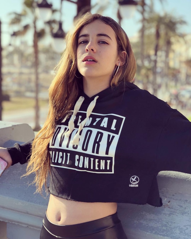 Picture of Lia Hill