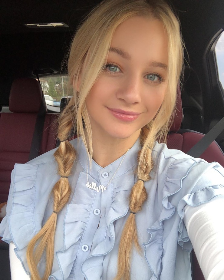 Picture of Mollee Gray