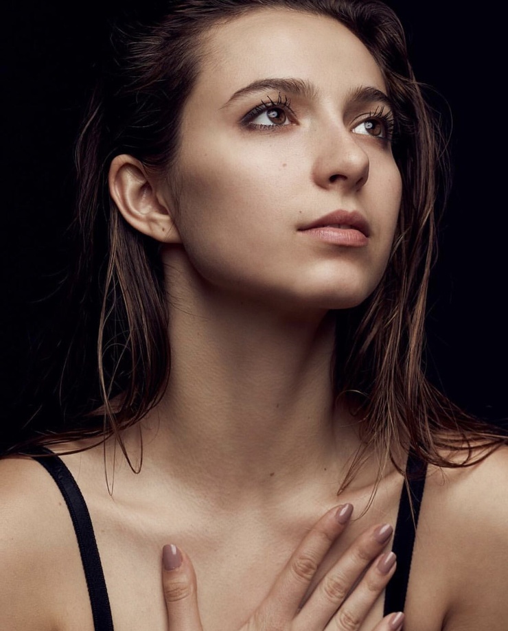 Anjelica Fellini image