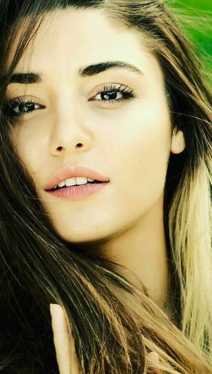 Picture of Hande Erçel