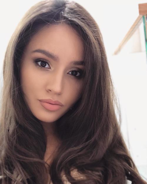 Mari Melnikova image