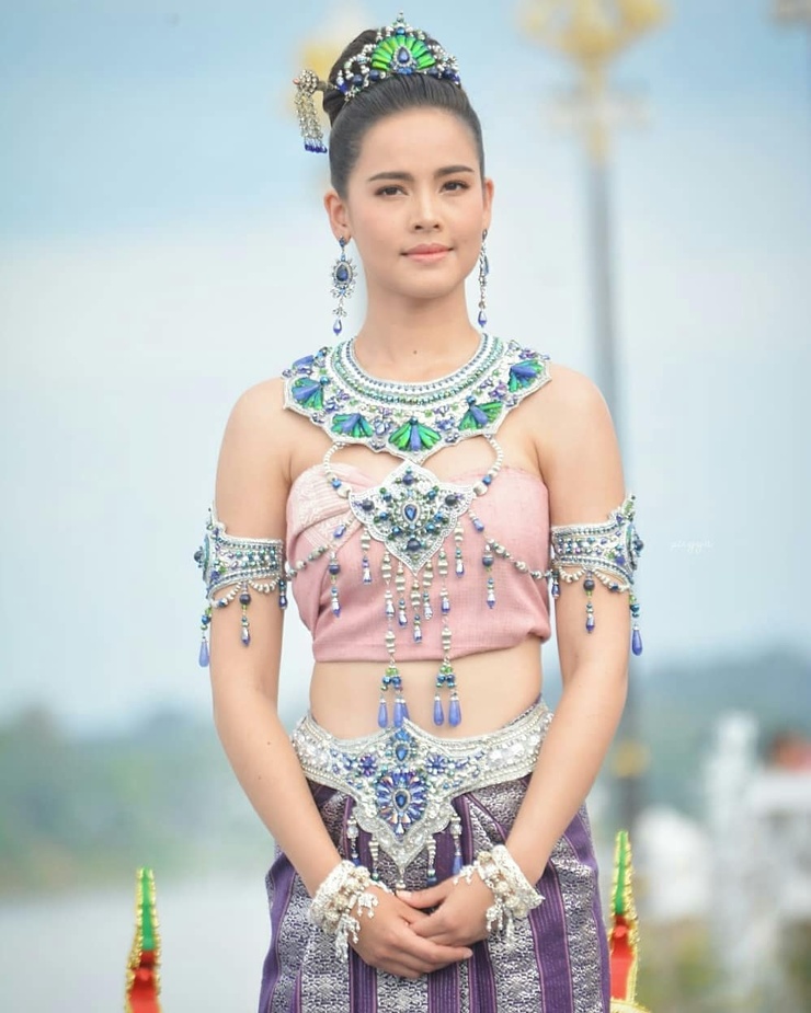 Picture of Urassaya Sperbund