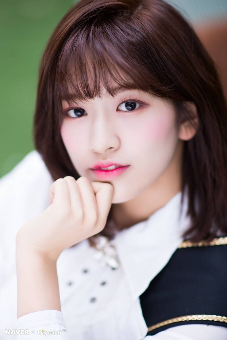 Picture of Ahn Yujin