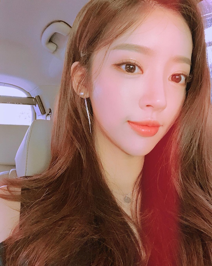 Picture of Hong Ji-Yoon