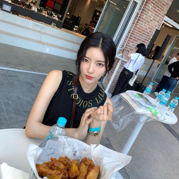 Picture of Hong Ji-Yoon