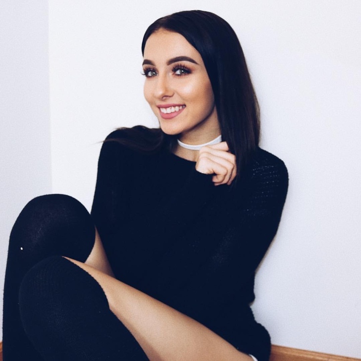 Danielle Renaee picture