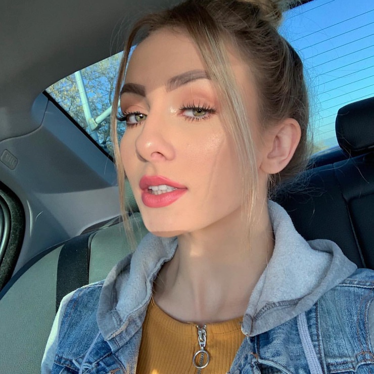 Danielle Renaee picture