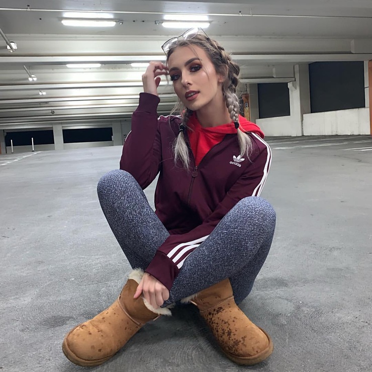 Danielle Renaee picture