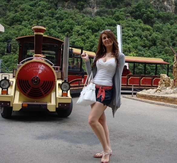 Picture of Yara Naoum