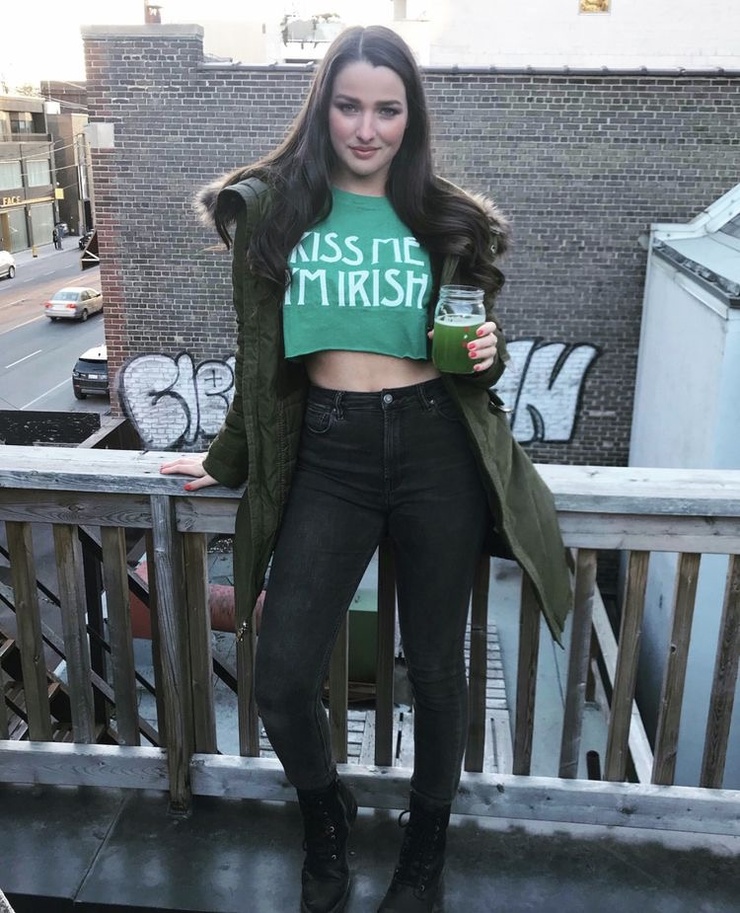 Picture of Annie Clark