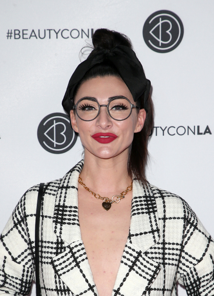 Picture of Qveen Herby