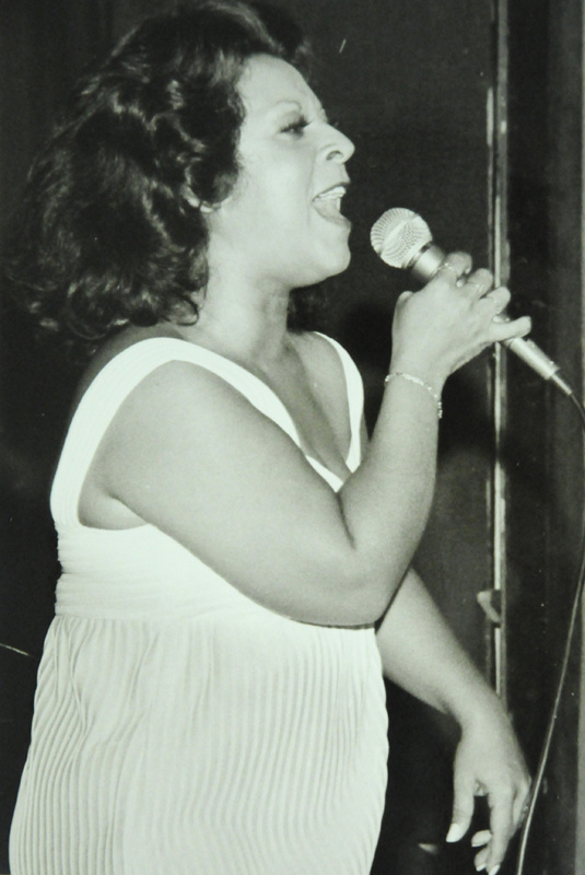 Picture of Leny Andrade