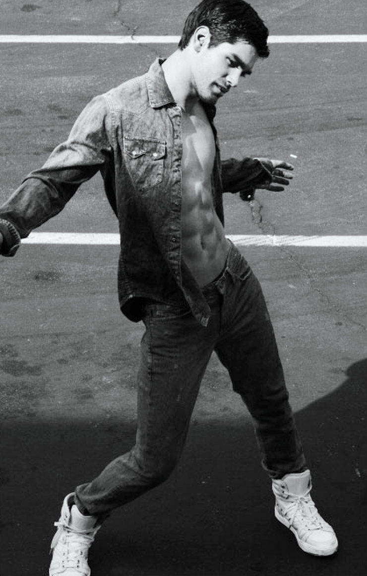 Picture of Justin Gaston