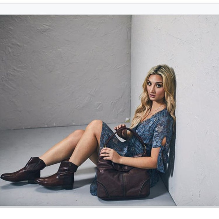 Picture of India Everett