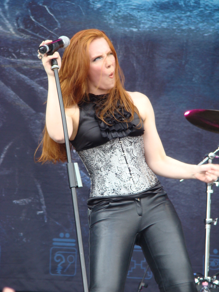 Picture of Simone Simons