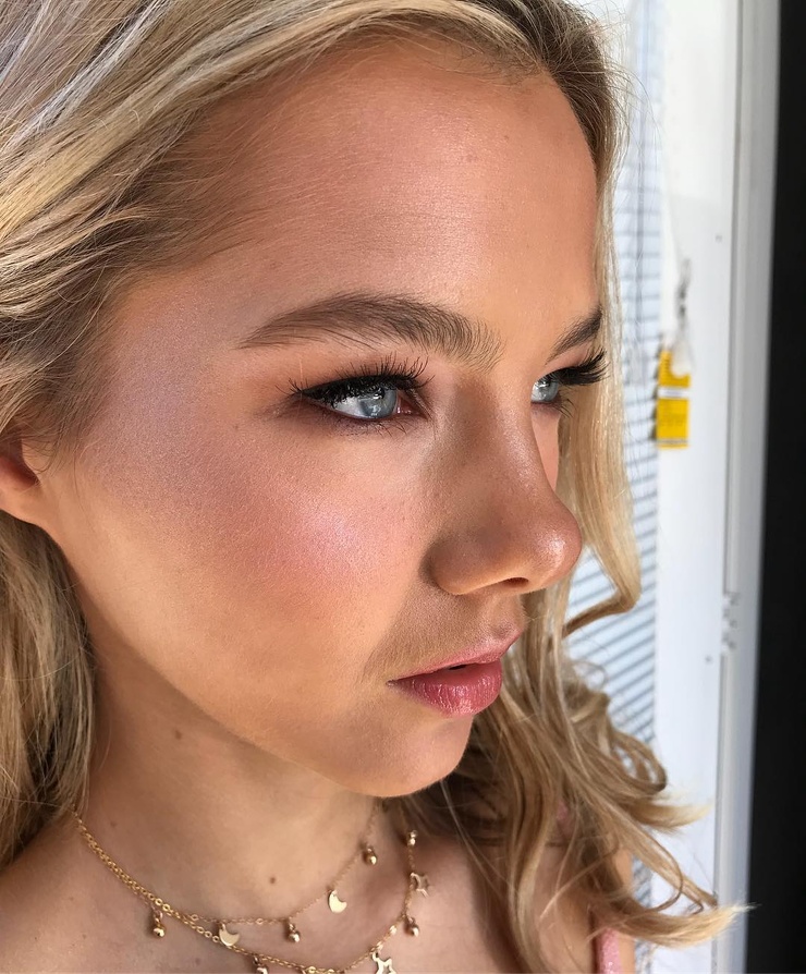 Picture of Phoebe Combes